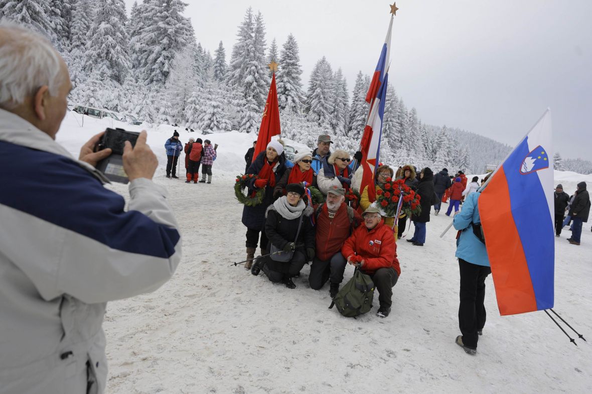 BiH /Igmanski marš: Hiljade ljudi na obilježavanju važne godišnjice ...