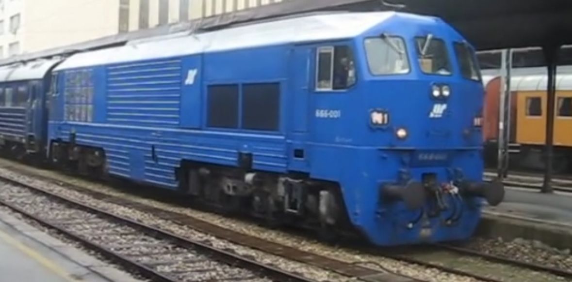 Simbol /'Jugonostalgična tura' čuvenim Titovim Plavim vozom / Radio ...