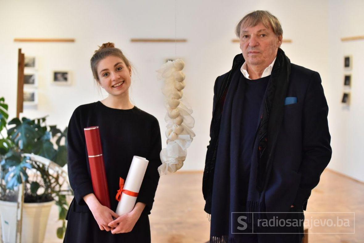 Čestitamo /Lamija Čehajić primila prvu umjetničku nagradu 'Vojo ...