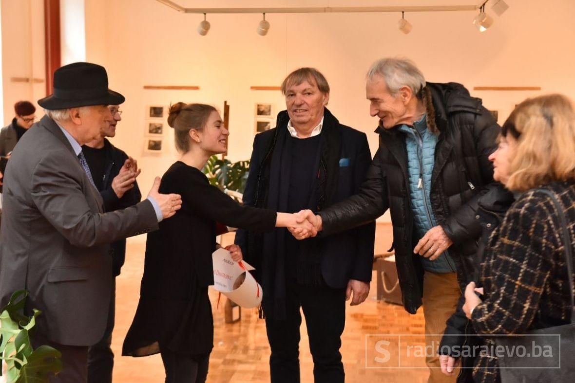 Čestitamo /Lamija Čehajić primila prvu umjetničku nagradu 'Vojo ...