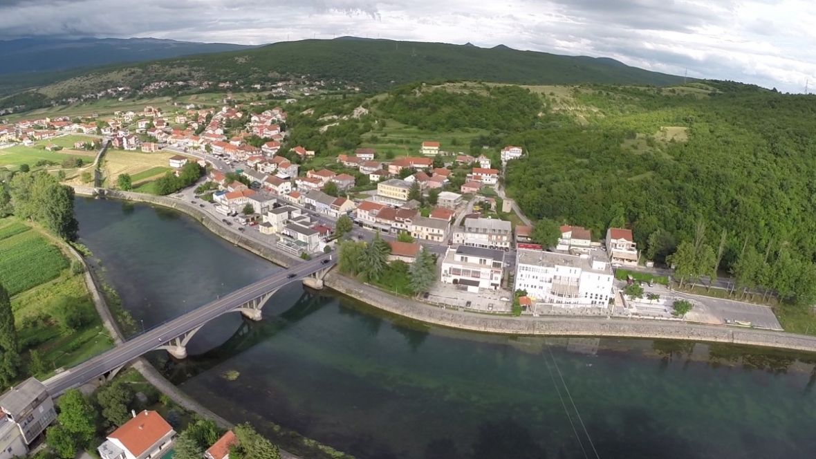 Hrvatska /Maloljetnik koji je napao majku na slobodi / Radio Sarajevo