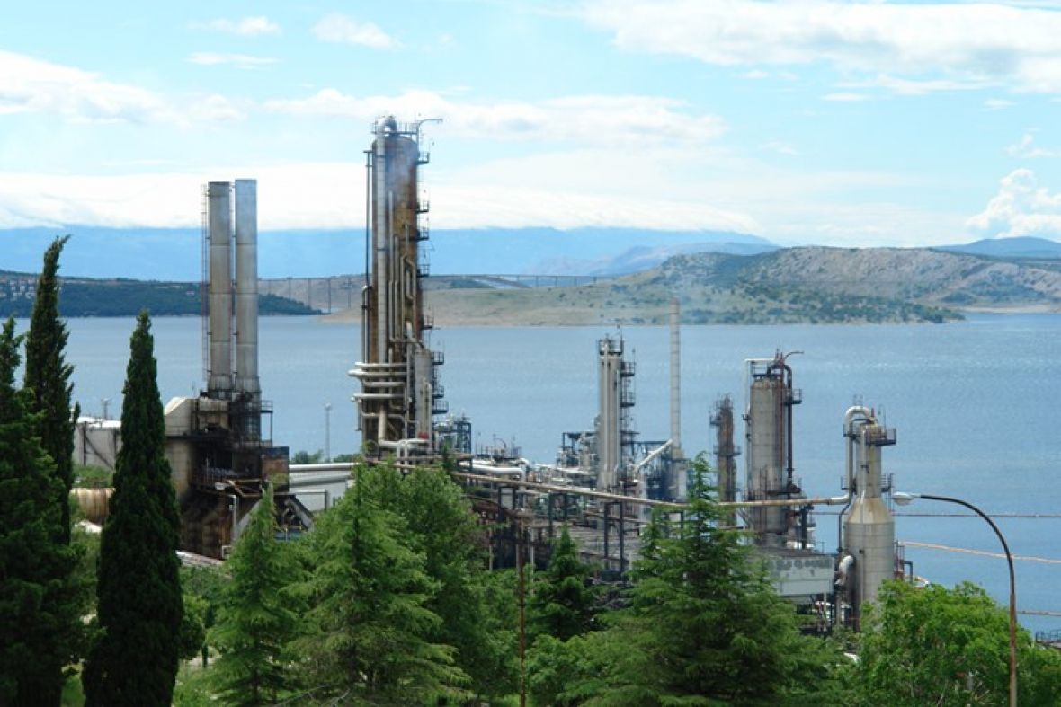 Hrvatska /INA: Eksplozija u Rafineriji nafte Rijeka / Radio Sarajevo