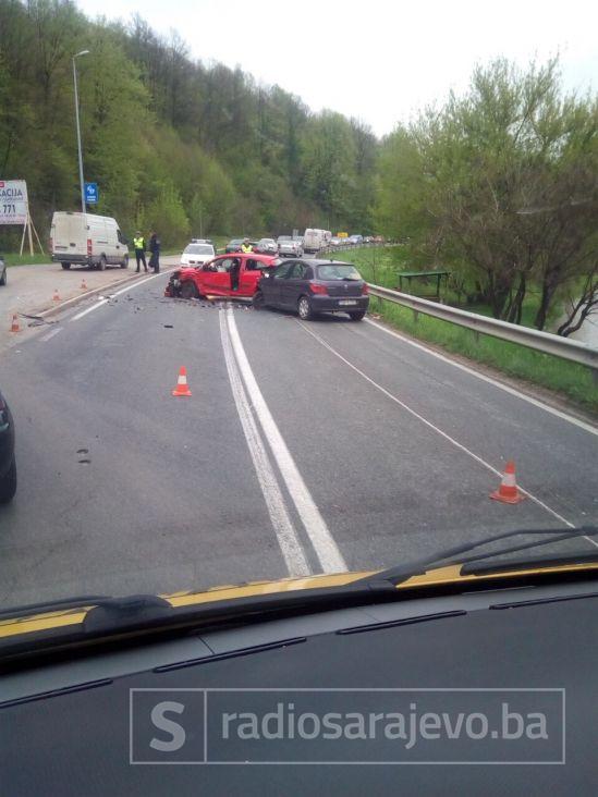 Saobraćajna nesreća u mjestu Mravići: Povrijeđeno pet osoba - Radiosarajevo.ba