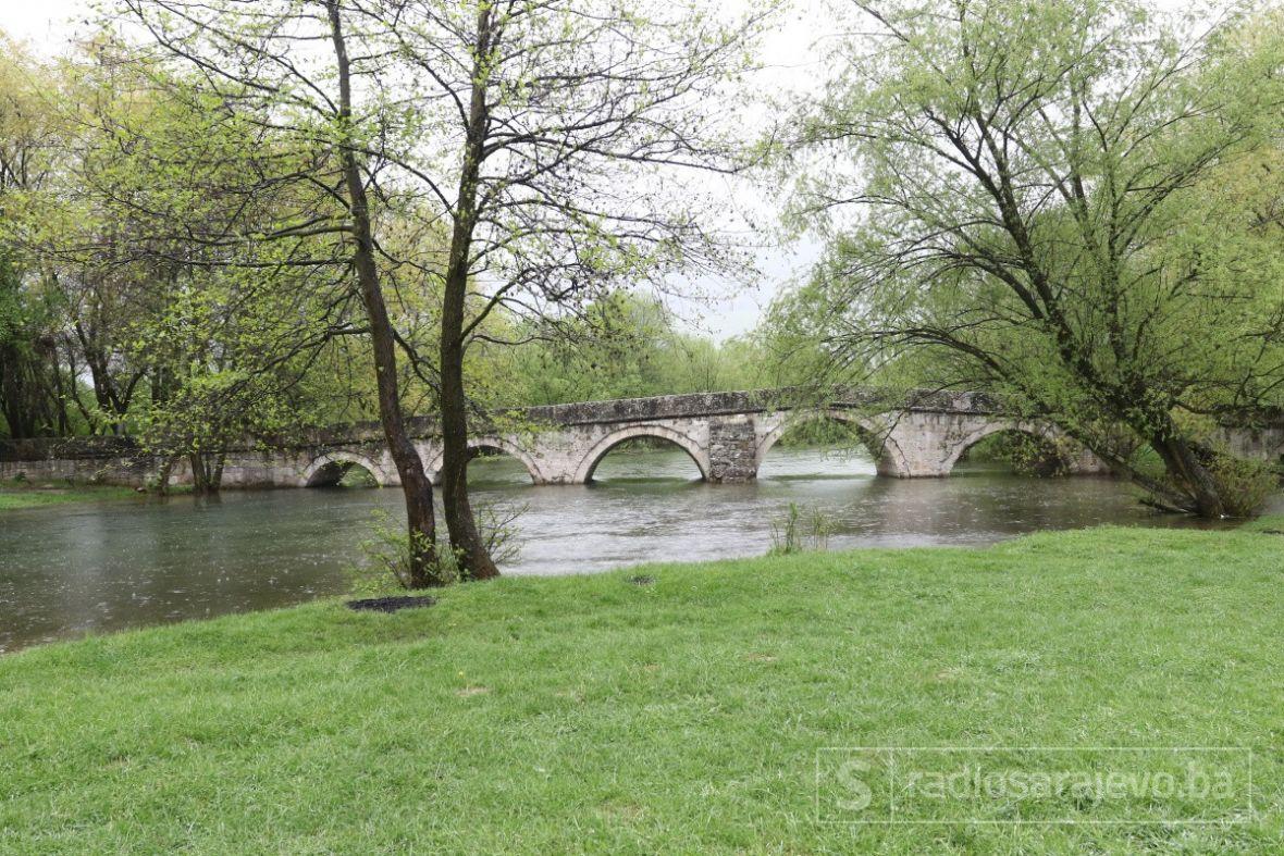 Vrelo Bosne, Rimski most i Stojčevac: Kiša nije omela najupornije ...
