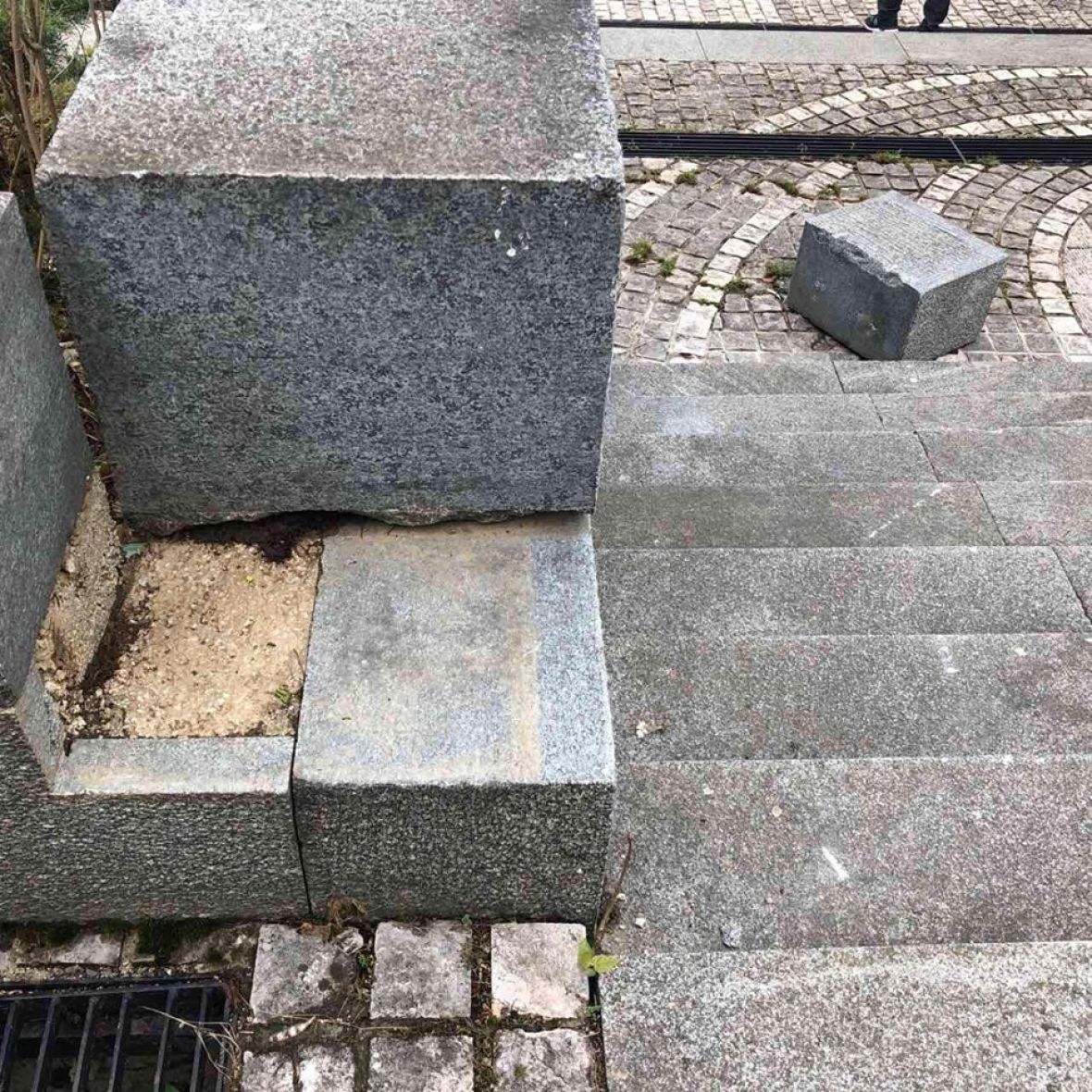 BiH /Fašisti su među nama: Oskrnavljen Spomen-park Vraca / Radio Sarajevo