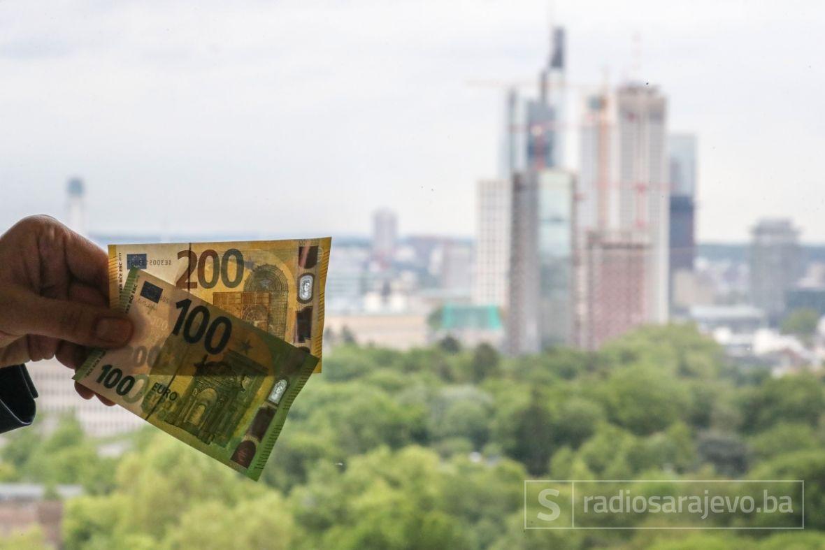 Europa /Pogledajte kako izgledaju nove novčanice od 100 i 200 eura ...