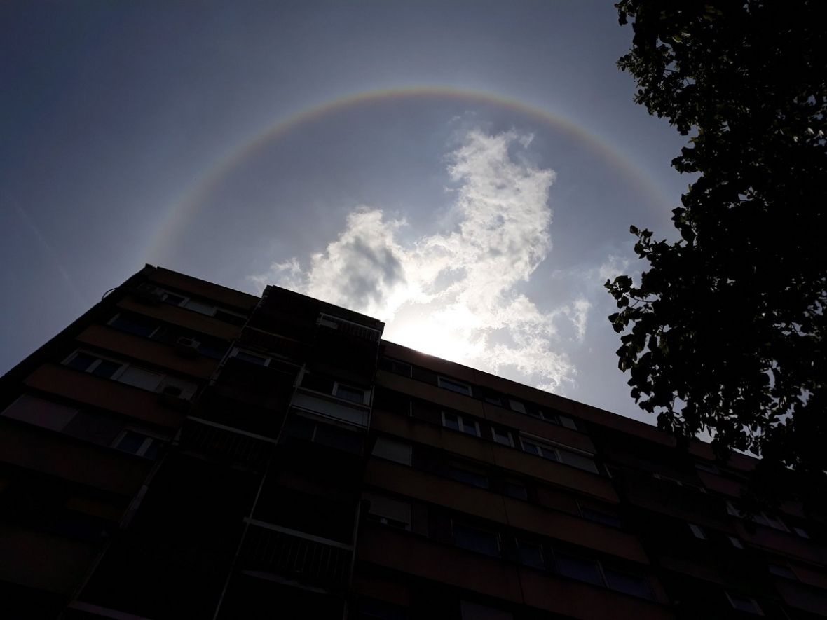 "Čudo" /Neobična pojava iznad Novog Sada: Pojavila se "duga oko Sunca ...