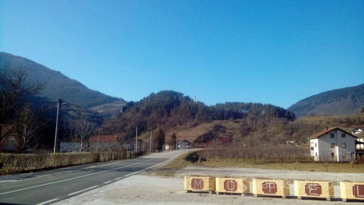 Vinac /Mali dvorac na strmoj stijeni bio je čuvar kraljevskog grada ...