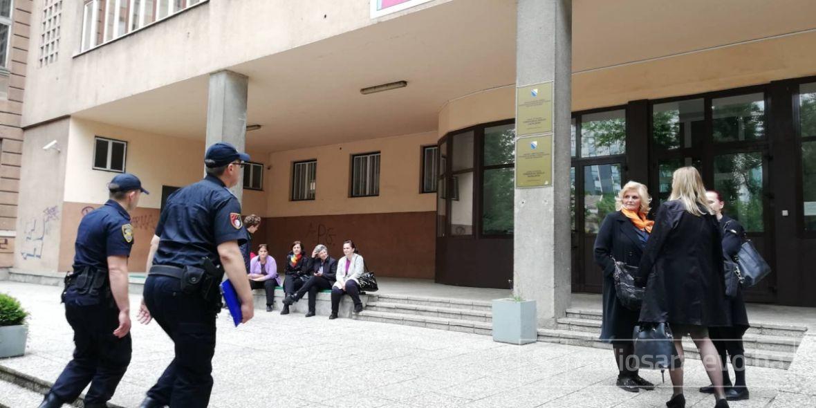 MUP KS /Dojava o bombi u sarajevskoj Gimnaziji Obala / Radio Sarajevo