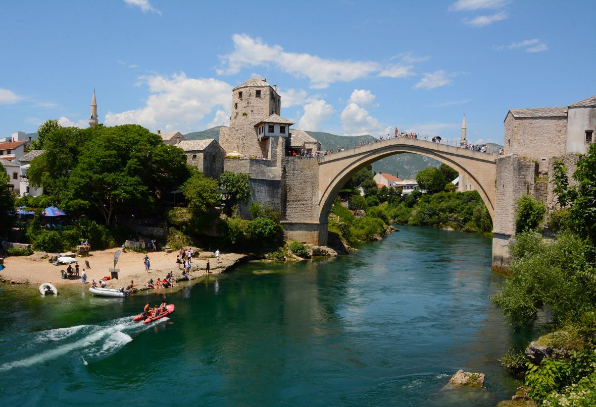 Pjesma dana /Ja ću biti sijed, ja ću biti star, al' zauvijek je mlad ...