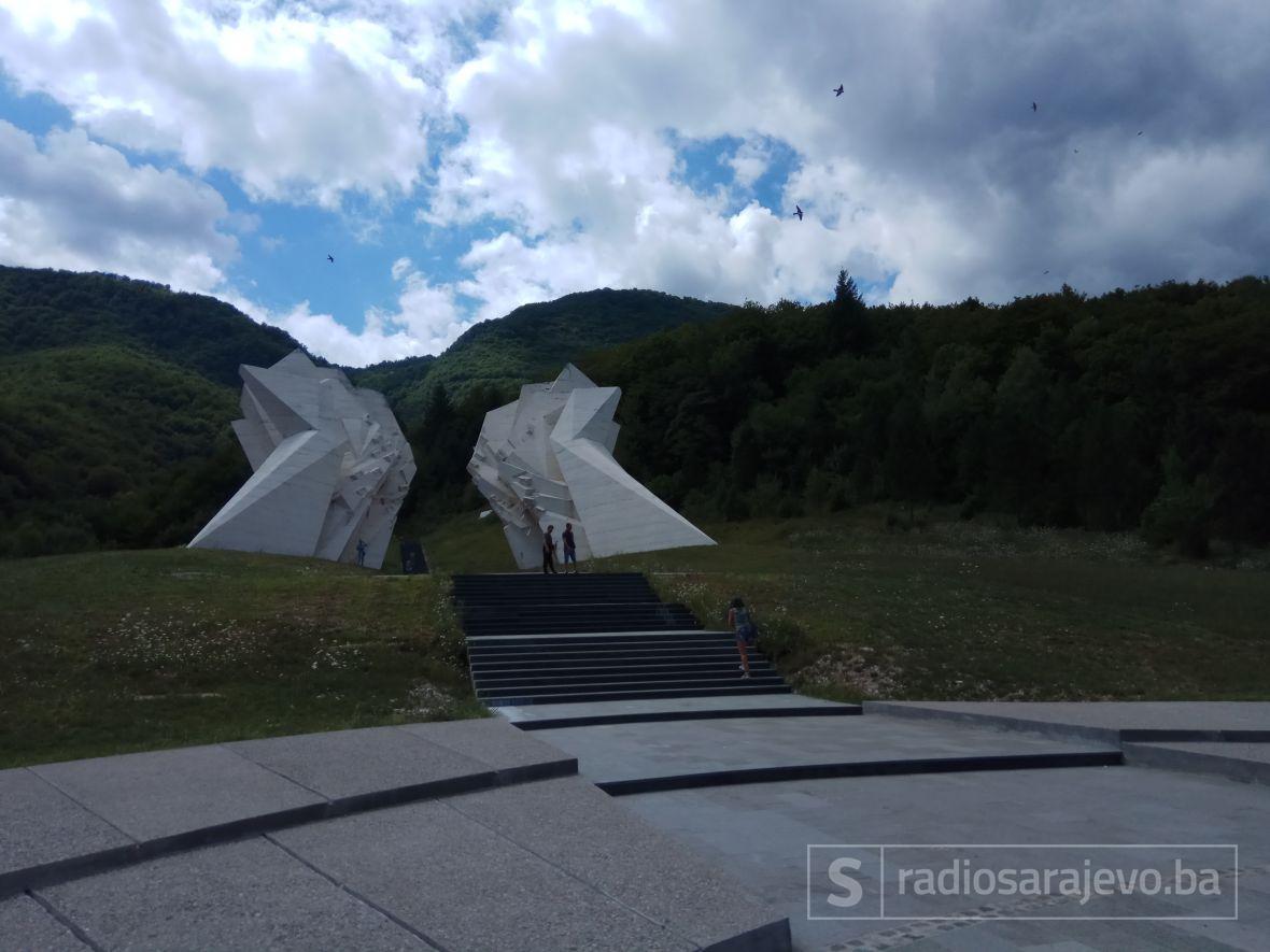 Spomenici NOB-a u BiH: Svjedoci prošlih ratova i žrtava naših predaka ...