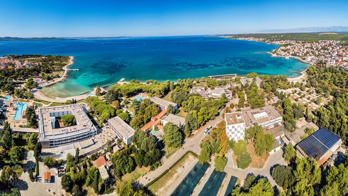 Borik /Hrvatska: Na plaži dvoje turista umrlo od zastoja srca / Radio ...