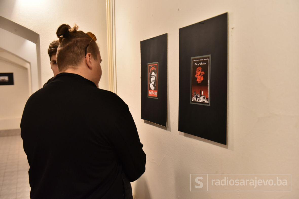 Izložba /Greetings from Sarajevo: Ratne razglednice i plakati ponovo ...