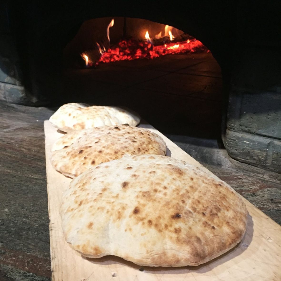 Pravi ukus Bosne u Torontu: Supružnici iz BiH Kanađane zaludili somunom ...