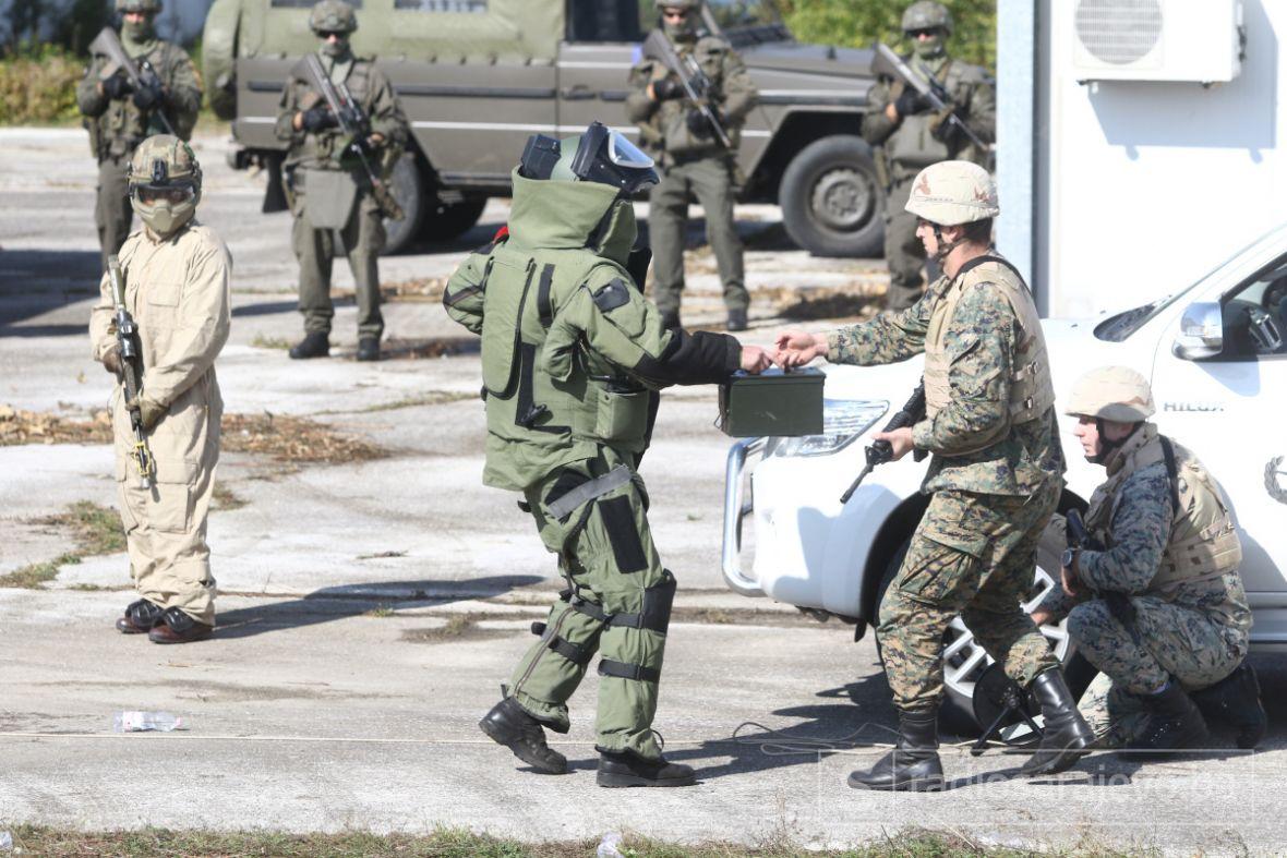 Sarajevo /EUFOR, OS BiH i SIPA: Impresivna vojna vježba održana u kapmu ...