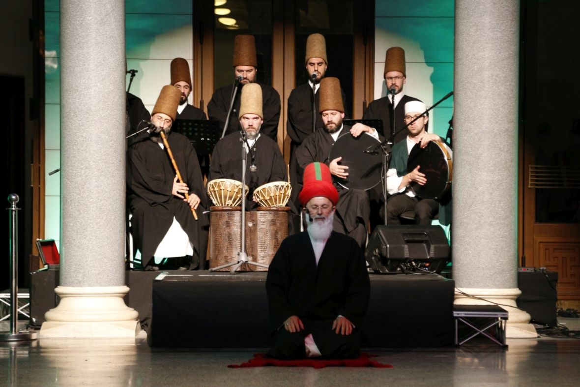 BiH /Derviši održali spektakularan koncert u sarajevskoj Vijećnici ...