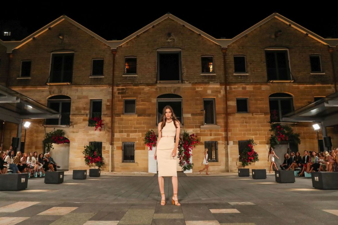 ! /Prvi i jedini IMG model iz BiH: Naša Azra u društvu sestara Hadid ...