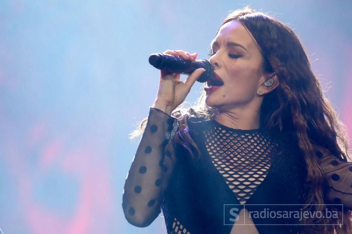 ! /Severina koncert završila u suzama: "Ovu pjesmu ne pjevam samo za ...