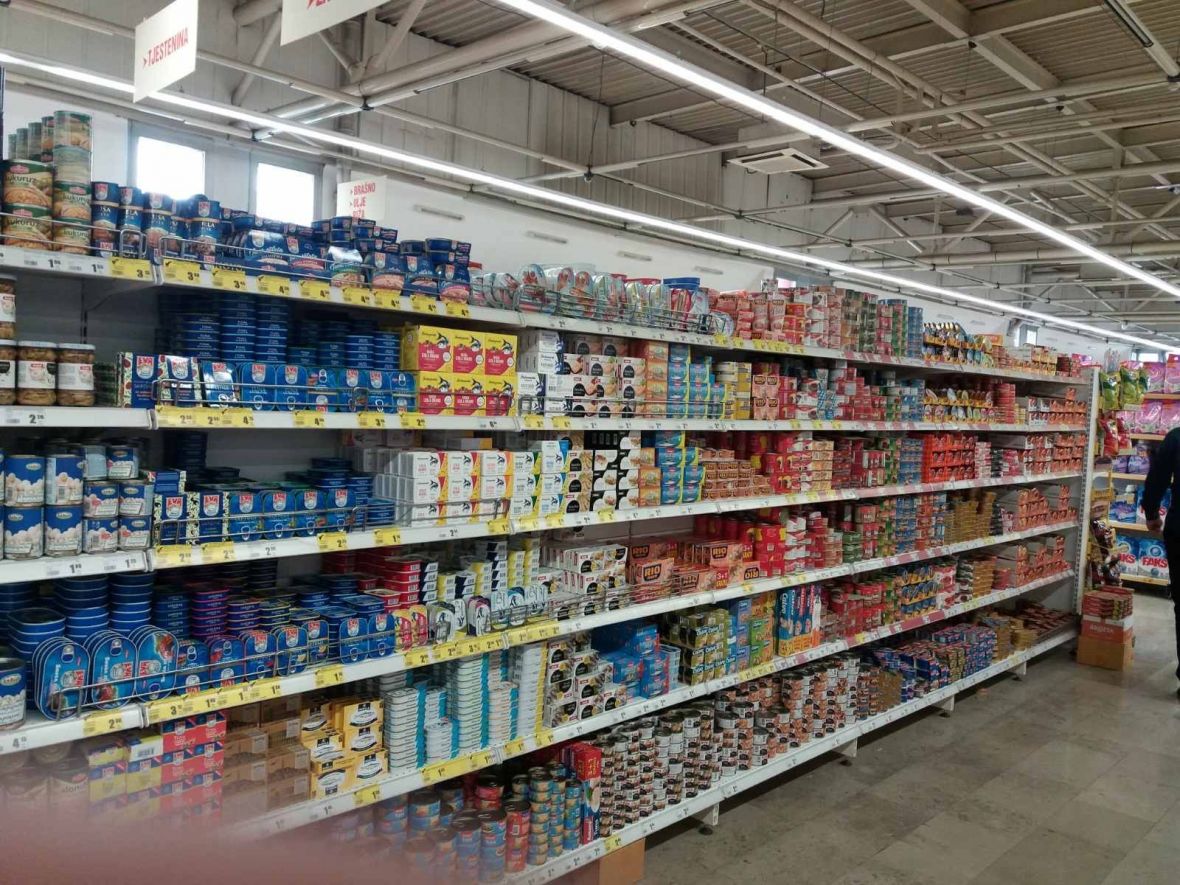 ! /Amko komerc: Svi marketi rade nesmetano, kupce molimo da ...