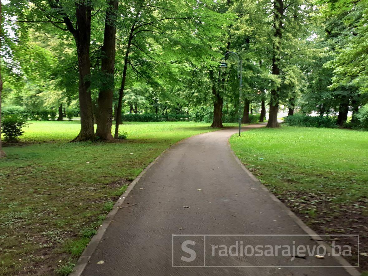 Ilidža /Velika Aleja i Vrelo Bosne: Žubor vode i cvrkut ptica remete ...