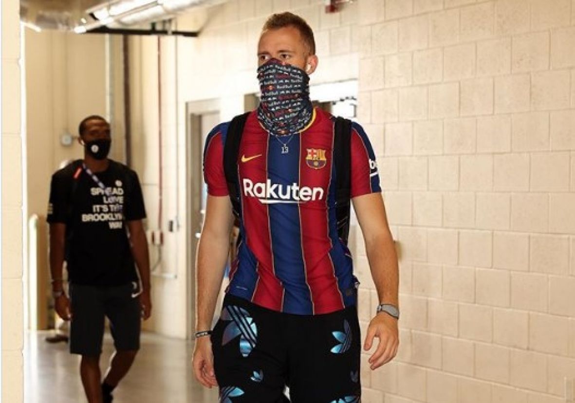 NBA /Džanan Musa oduševio sve: Evo u čemu se pojavio na utakmici ...