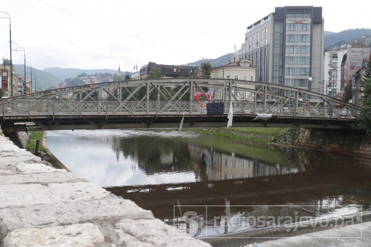 Sarajevo /Dan uz obalu: Prošetajte s nama duž Miljacke / Radio Sarajevo