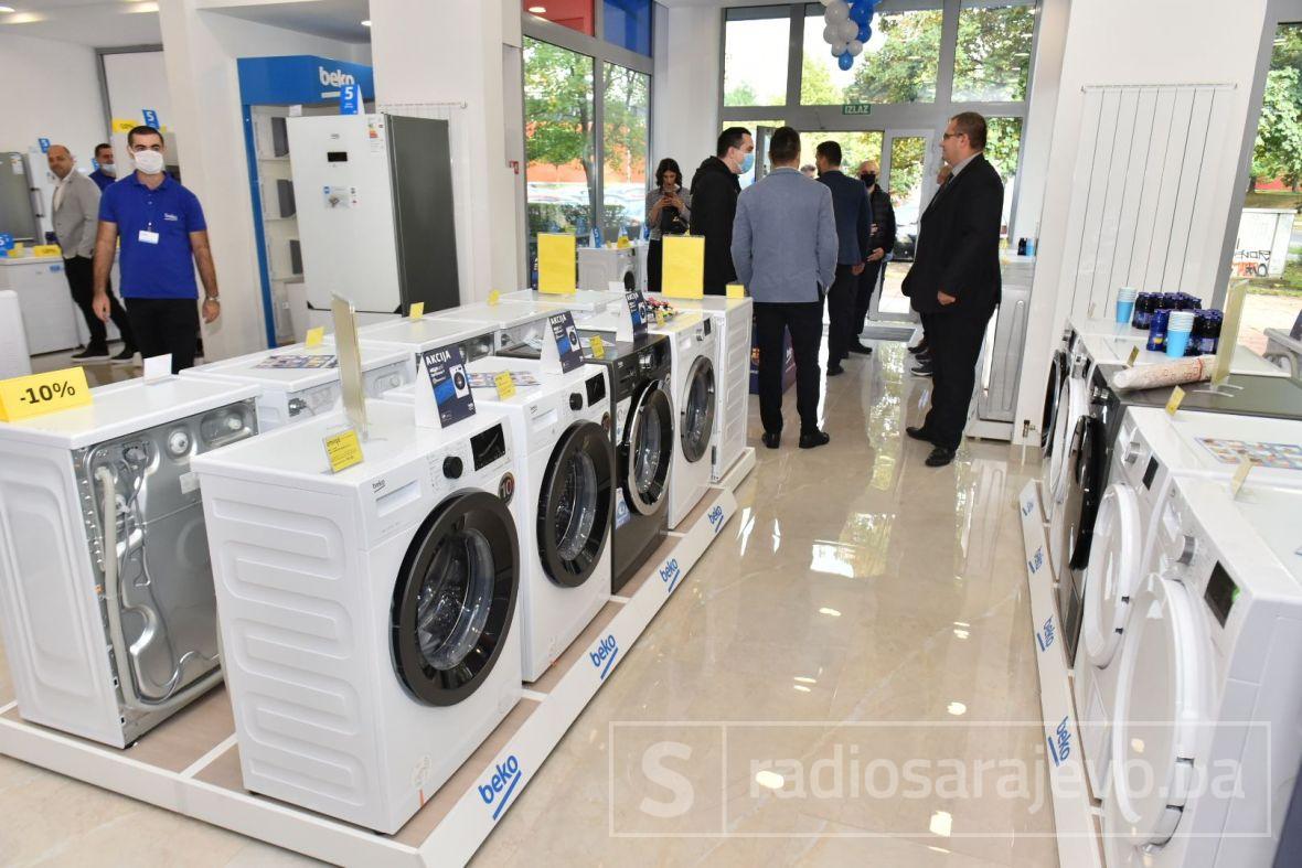 Svečanost /Otvoren novi Omega Beko shop u Sarajevu, u naselju Ciglane ...