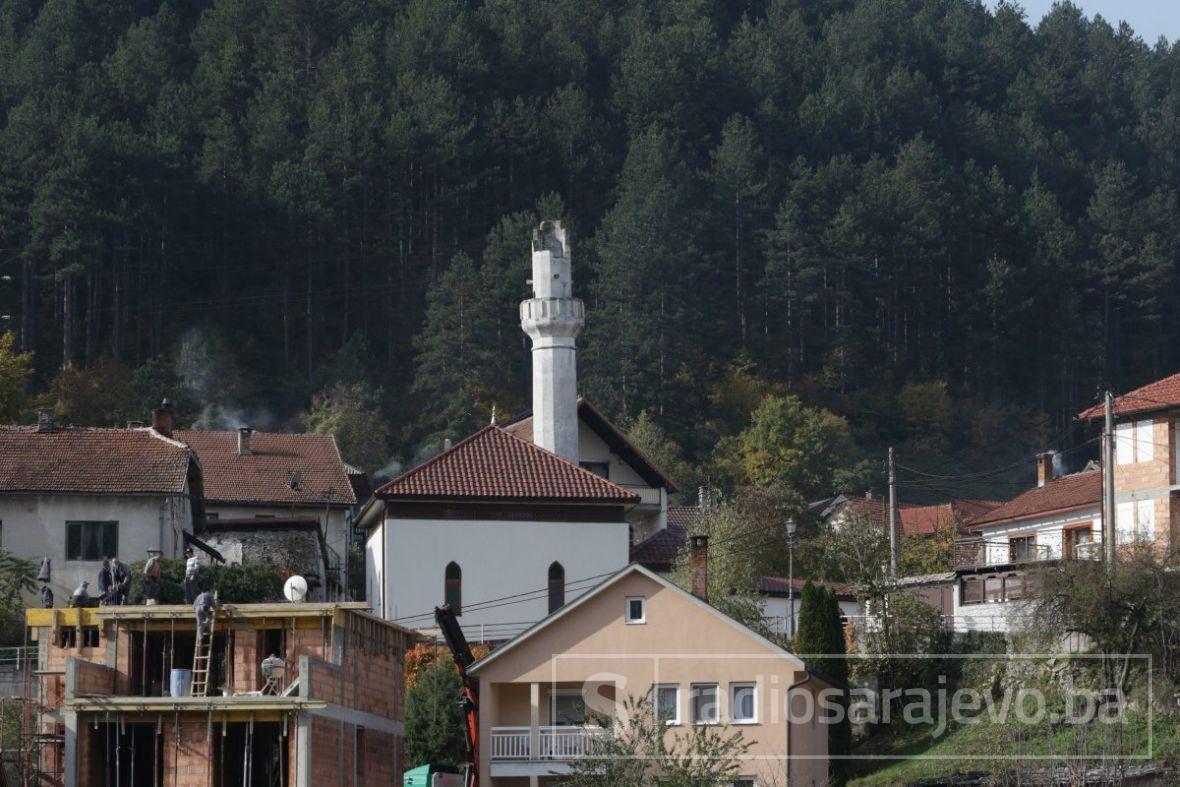 Simbol Konjica /Stari kameni most: Mjesto gdje se Bosna spaja s ...