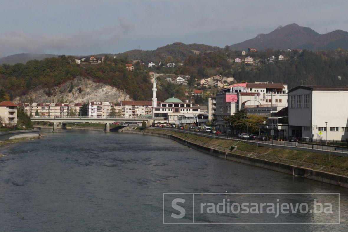 Simbol Konjica /Stari kameni most: Mjesto gdje se Bosna spaja s ...