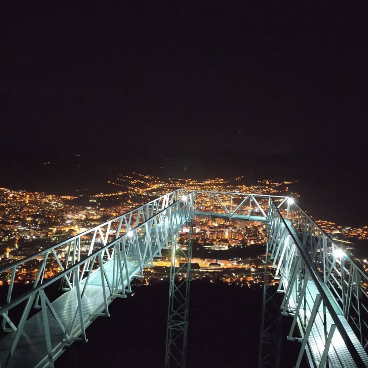 Prelijepo /Nova atrakcija: Šetnja "po oblacima" u bh. gradu privlači ...