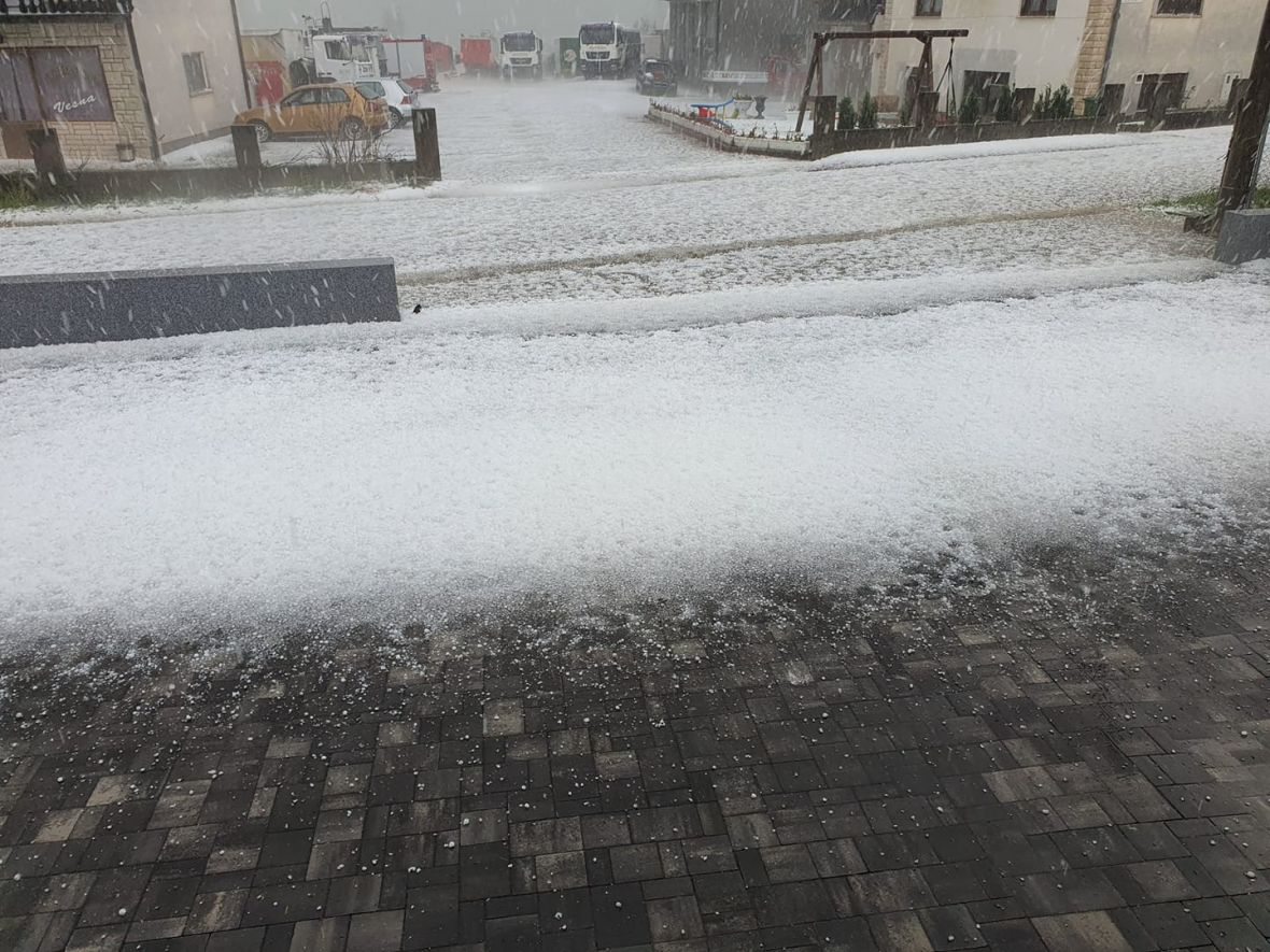 ! /Jako nevrijeme pogodilo Hrvatsku: Pogledajte prve snimke / Radio ...