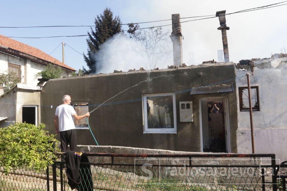 Sarajevo /Novi detalji požara u Buća Potoku: Izgorjelo šest baraka ...