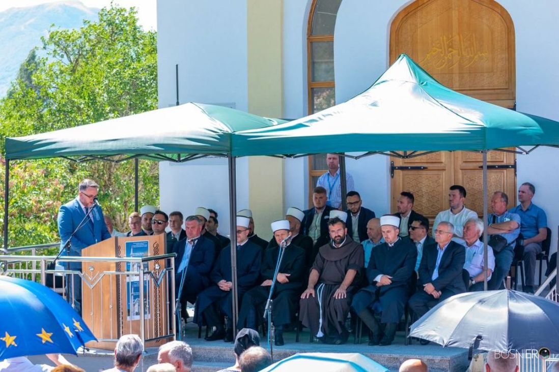 Kako su muslimani i katolici zajedno izgradili crkvu, pa džamiju: Ovo ...